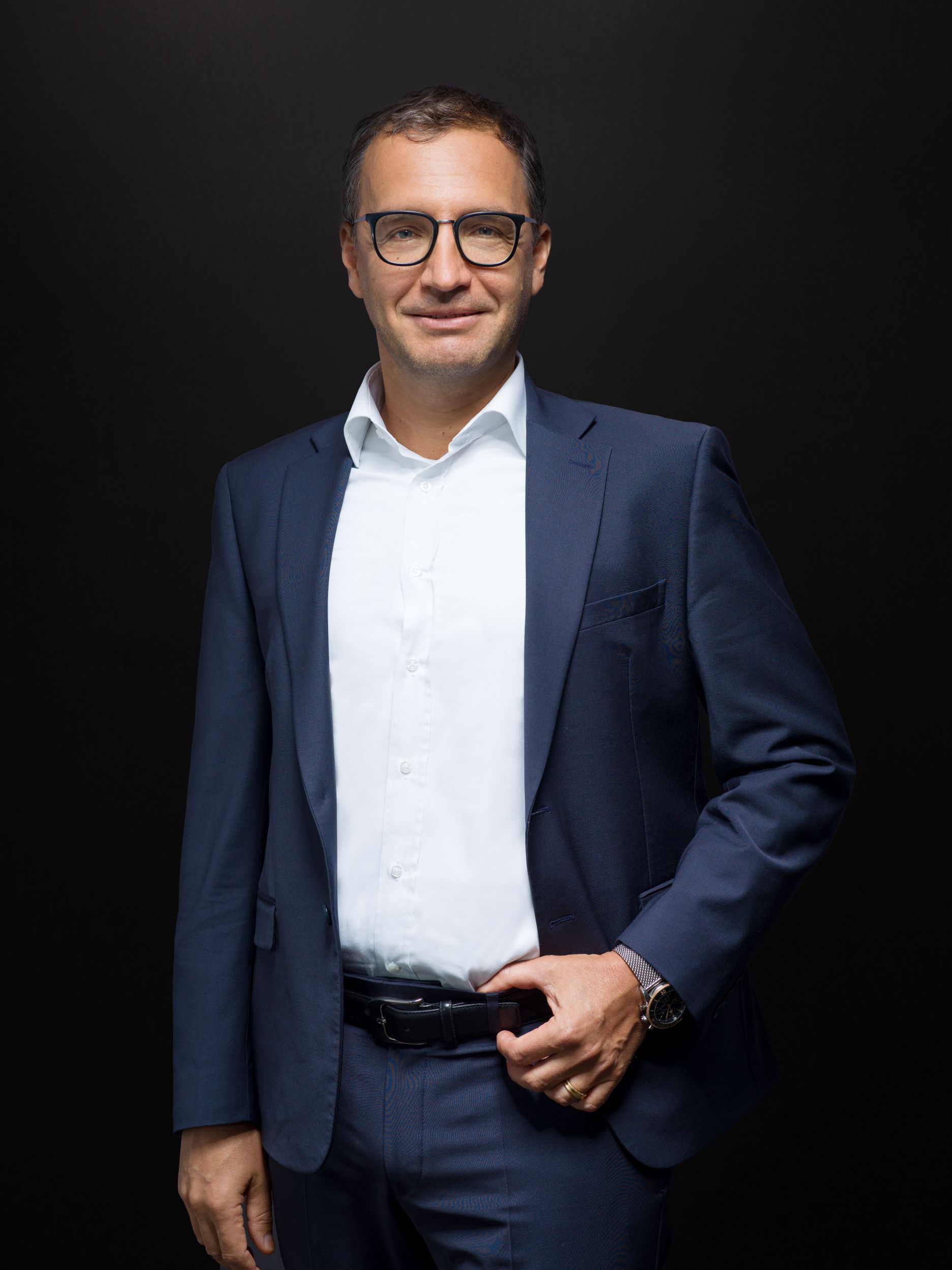 Peter Novotny | DHR Global